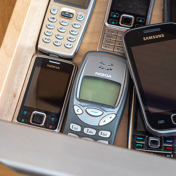 MBO Raad overweegt telefoonverbod - Metafoor Onderwijs